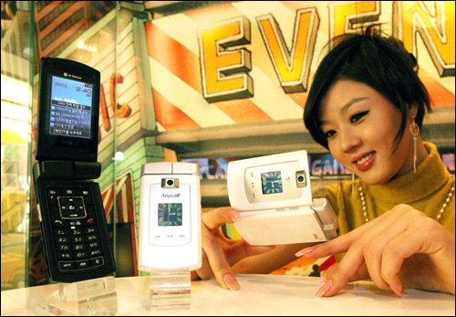 슬림 더블폴더 DMB폰 출시 – Samsung Newsroom Korea