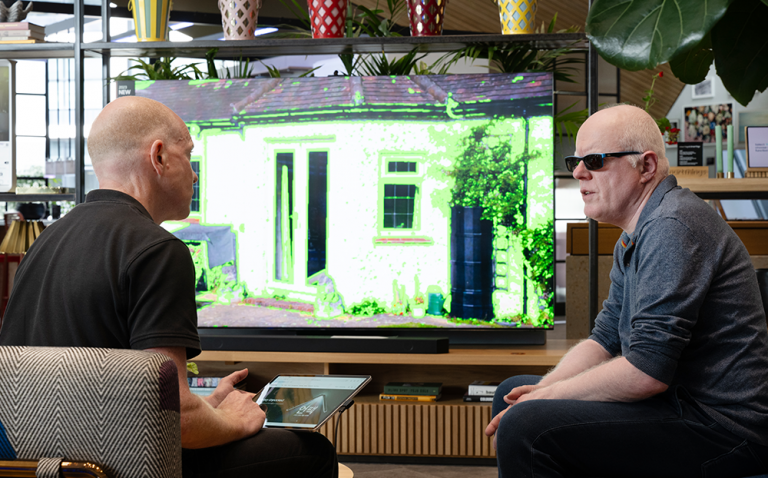 [인터뷰] 삼성 X RNIB, TV 접근성 기능의 새로운 이정표를 세우다 – Samsung Newsroom Korea