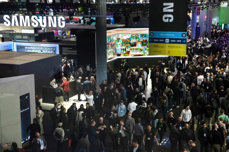 삼성전자, ISE 2025서 컬러 이페이퍼 4종 공개 – Samsung Newsroom Korea