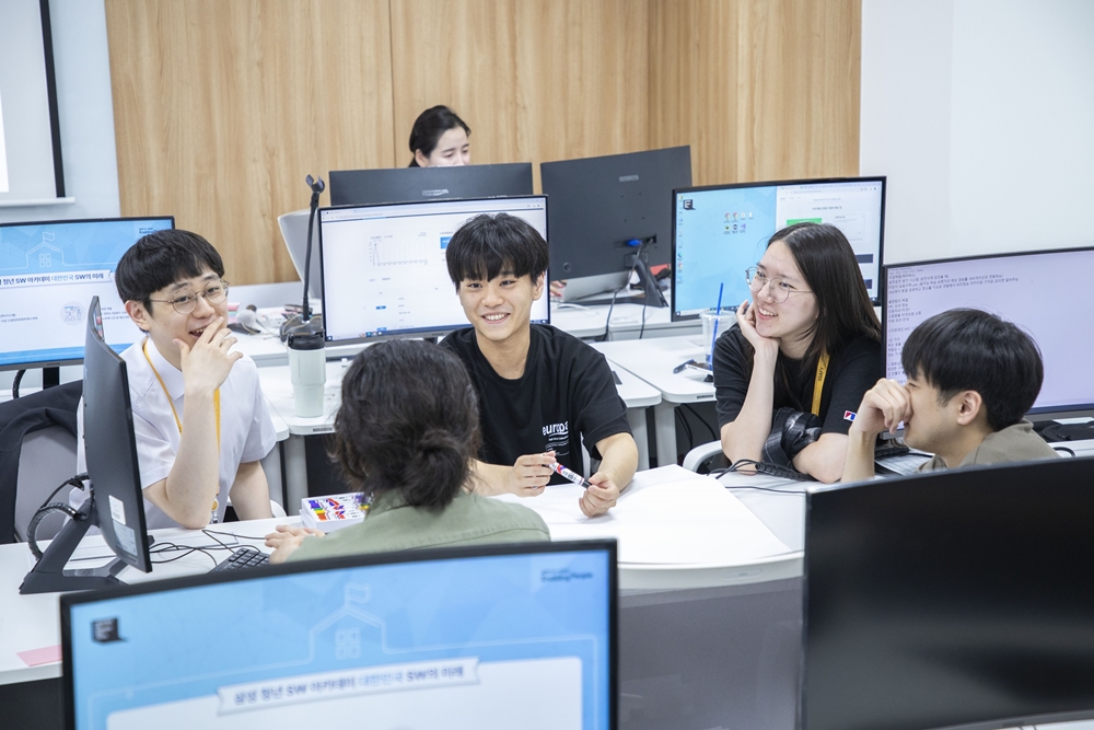 SSAFY 12기 수료… ‘SSAFY 2.0’ 개편으로 AI 교육 강화 – Samsung Newsroom Korea